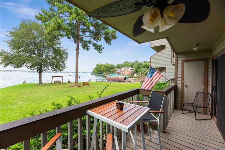 Livin' On Lake Time - Conroe, TX