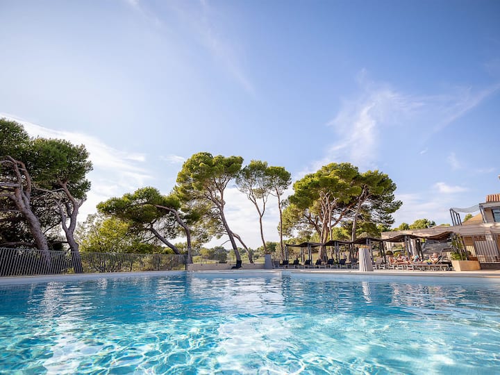 Provence Country Club By Interhome - L'Isle-sur-la-Sorgue