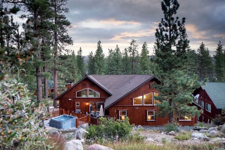 Bernard By Avantstay | Luxurious Cabin W/ Hot Tub - Big Bear Lake, CA