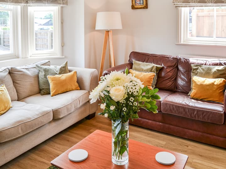 1 Alexandra Villa - Norwich Airport (NWI)