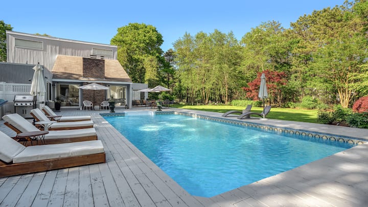 4br/3ba: East Quogue, Heated Pool, Fireplace - Westhampton, NY