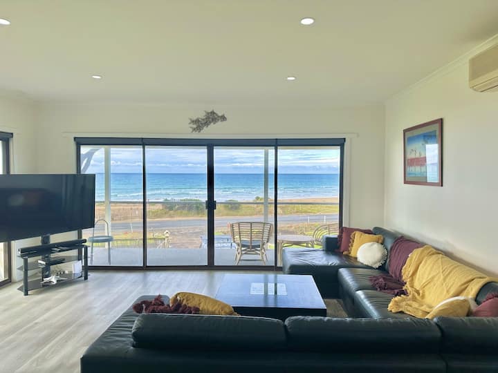 Seaspray Beach House - Pet Friendly - 50m To Beach - Apollo Bay