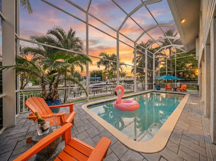 Waterfront Retreat |Heated Pool|dock|bbq|wifi - Marco Island, FL