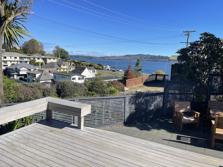 Relax In Hawai - The Lake Is Right There - New Zealand