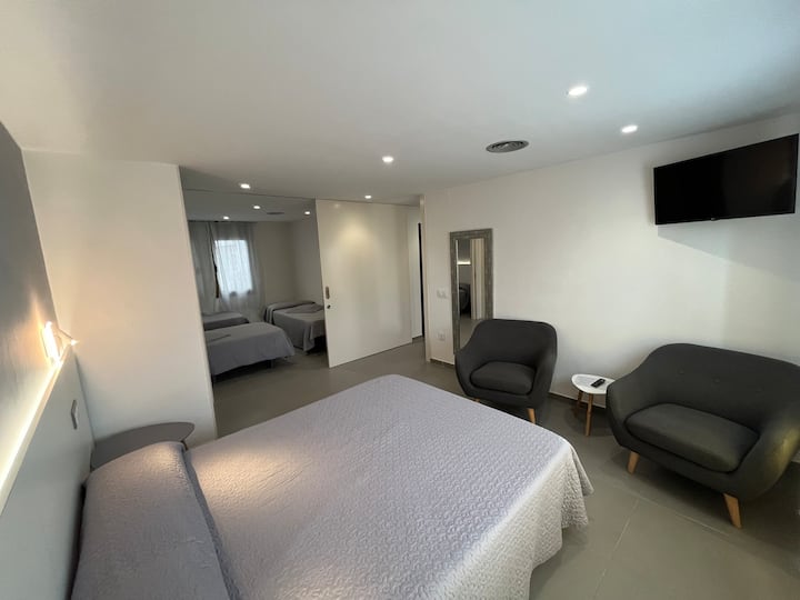 Family Room For 5 People - Amer
