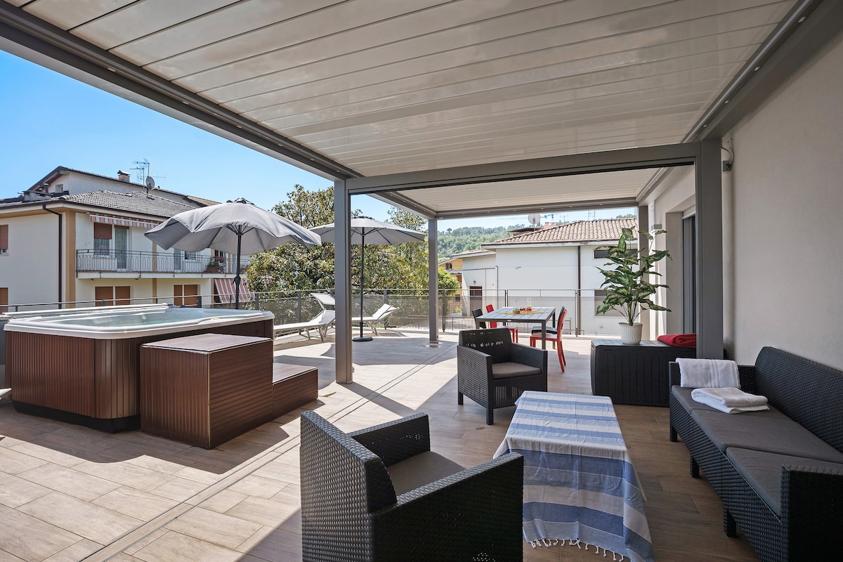 Villa Donne du lac Valentina - Appartements à louer à Salò, Lombardie ...