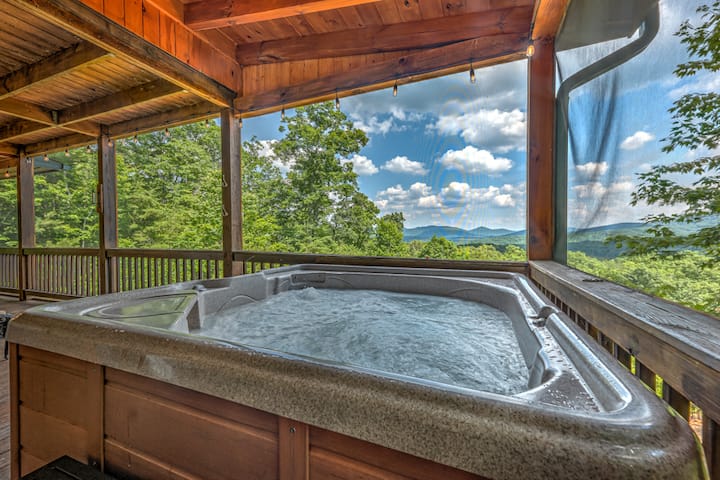 Dream Come True - Views, Hot Tub, Fire Pit - Blue Ridge, GA