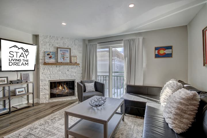 Downtown Breck! Walk To The Food, Bars, Slopes! - Breckenridge, CO