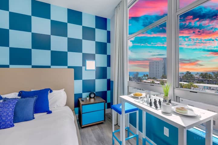 Rooftop Pool & Hot Tub+ Gym+ Near Beach - Hollywood