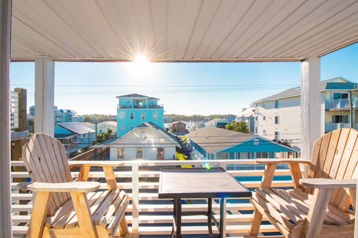 #7 Canal Views Beach Front Condo, Dog Friendly - Carolina Beach, NC