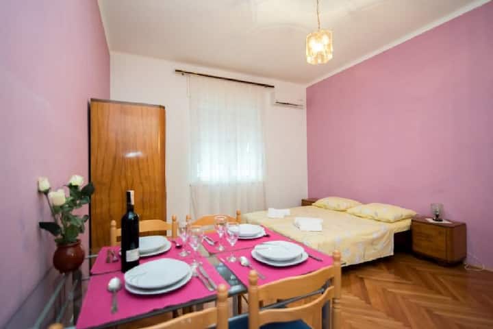 Apartment Jasenka - One Bedroom Apartment With Private External Bathroom - Split