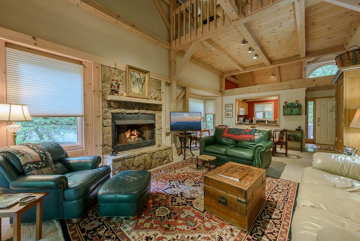 Cozy Townhouse In Luxury Resort - Blowing Rock, NC