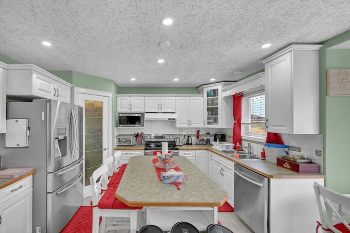 48a Luxury Lake Home W/ Massage Meditation Gym A/c -