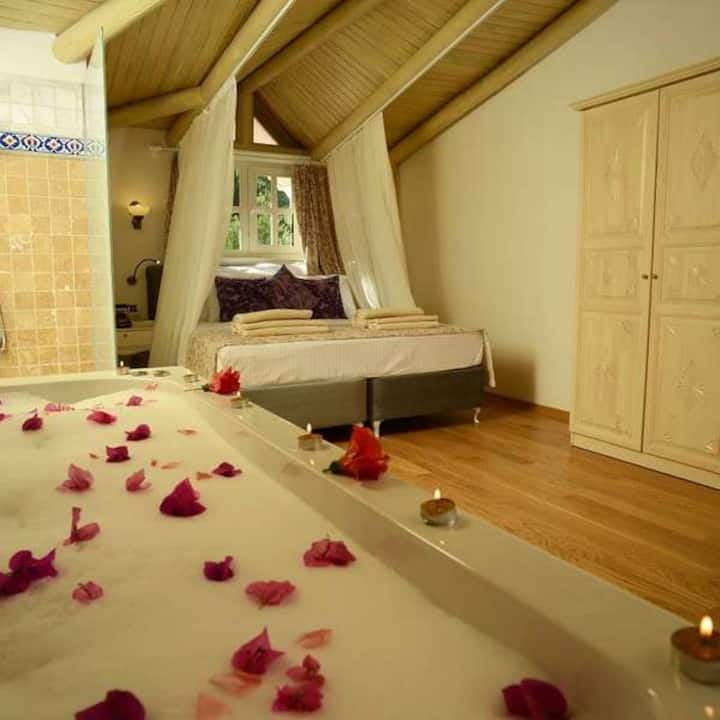 Petunya Konak Boutique Hotel - Honeymoon Suite - Orhaniye
