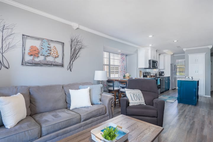 2br Near Sdc | 24’ Deck | Step-free | Sleeps 6 - Missouri