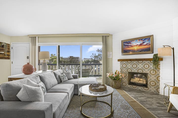 Del Mar Sea Horse Beach Condo - Pacific Highlands Ranch - San Diego