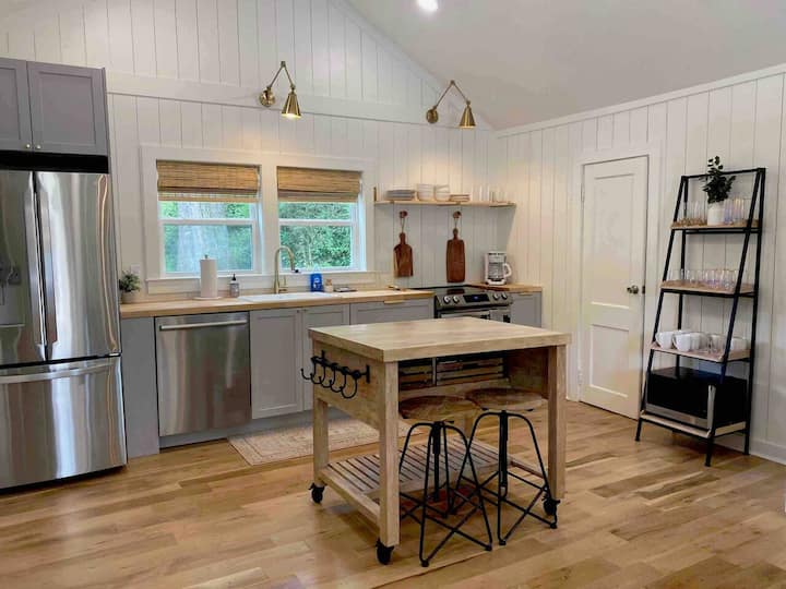 The Belmont Cottage - 2 Bedroom - Belmont, NC