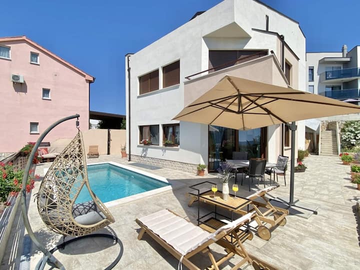 Holiday Home Ira With Pool For Up To 8 Guests - Punat