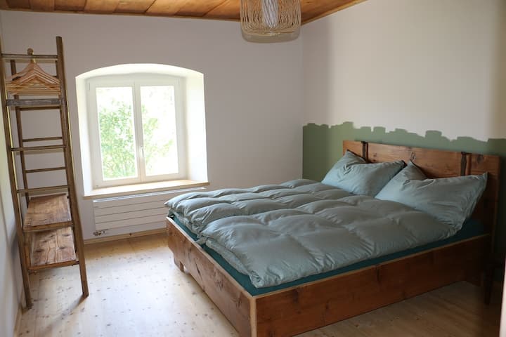 Chambres D'hôtes - Gîte De Sous-les-roches, (Bressaucourt), Chambre Frêteux (2-4 Personnes) - Porrentruy