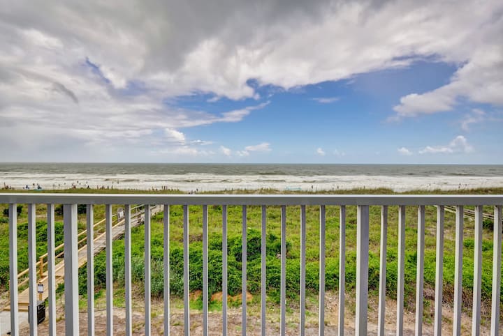 Carolina Surf 202 - Beautiful, Oceanfront Condo - Carolina Beach, NC