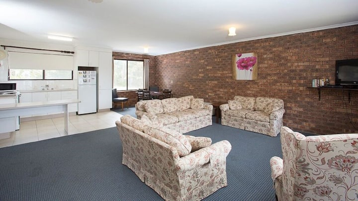 Cuttagee Beach Cottage 3 - Mimosa Rock