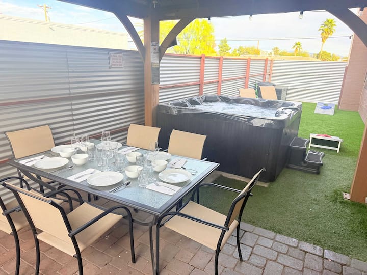 Modern 2br/2ba Tucson Home W/ Jacuzzi Unit 1 - Tucson, AZ