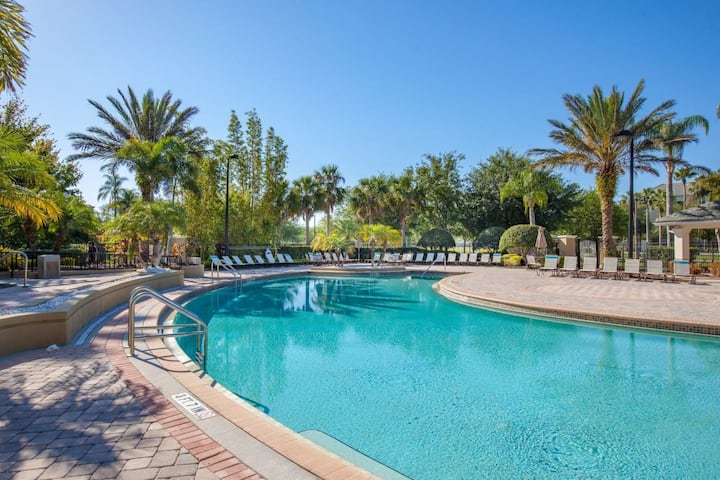 Spacious Stay, Resort Pools, Gym, Near Theme Parks - Winter Garden, FL