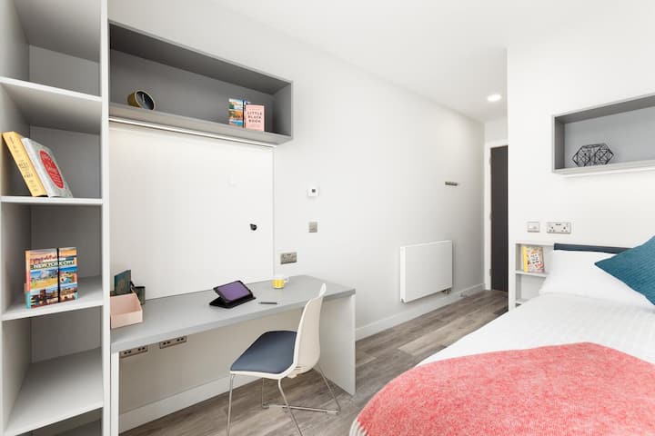 ♫✪♛Spacious Room Near Galway Hockey Club♛✪♫ - Galway