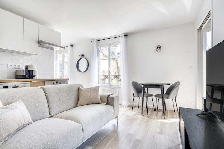 Blueground | Saint Philippe Du Roule, Nr Palace - Paris