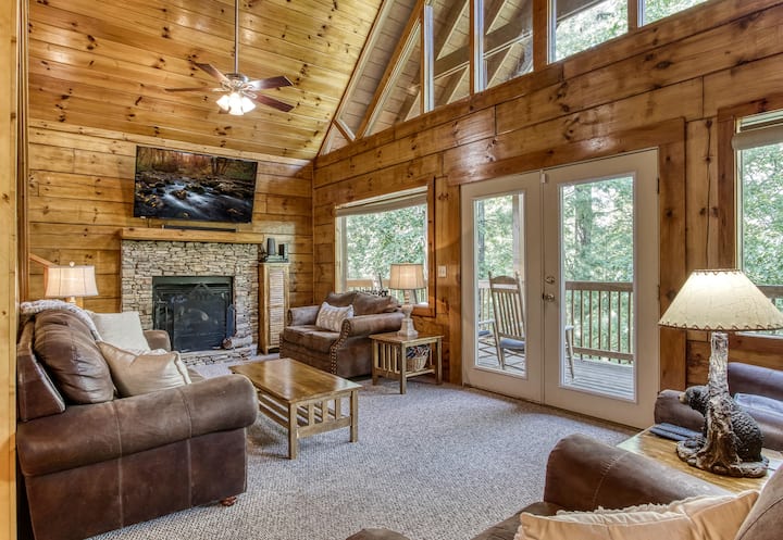 5 King Br/5 Ba 🌟1 Mile From Pforge 🌟Sleeps 13 🌟Hottub - Pigeon Forge, TN