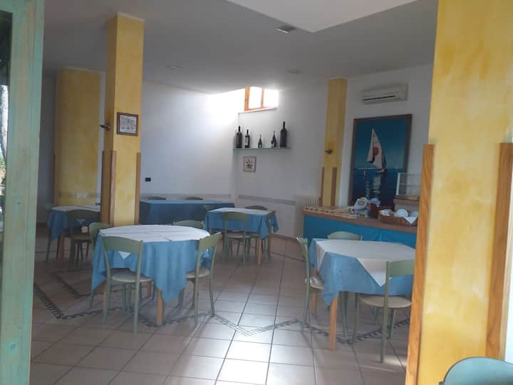 Chambre Quadruple Spacieuse à Deux Pas De La Mer - Roseto degli Abruzzi