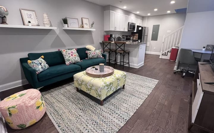 Charm In Rittenhouse | Patio | Hosted By Stay Rafa - Spruce Hill - Philadelphia