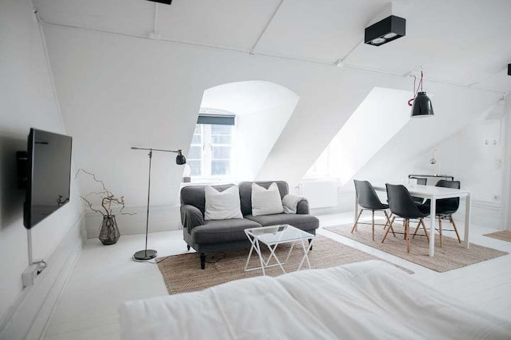 Spacious Apartment On Top Floor - Stockholm