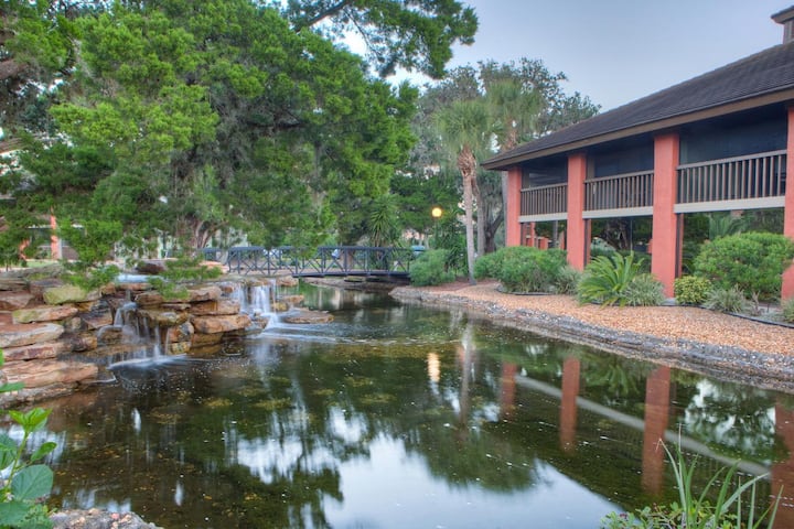 Adventure Awaits! 2 Great Units, Onsite Pool - Flagler Beach, FL