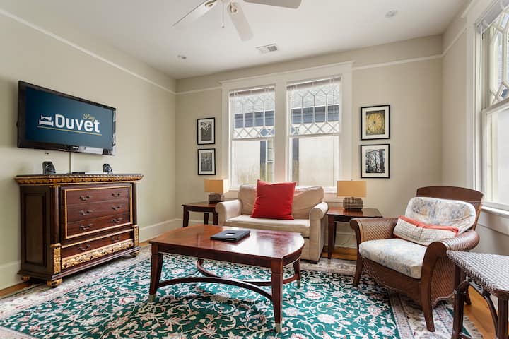 Downtown Luxury |Rutledge Avenue Inn (Suite C) - Charleston, SC