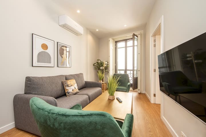 Renovated With Style -2bd 2baths -Puerta Del Sol - Madrid