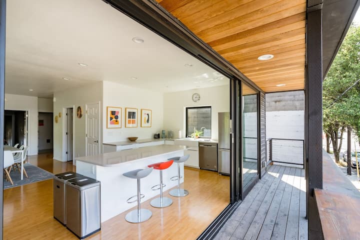 Unique 8 Br Private Home In Pearl District - Portland, OR