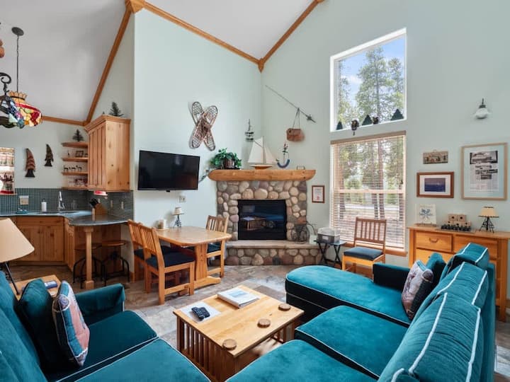 2br Mountain Cabin W/ Loft: View, Loft, Fireplace - Leadville, CO