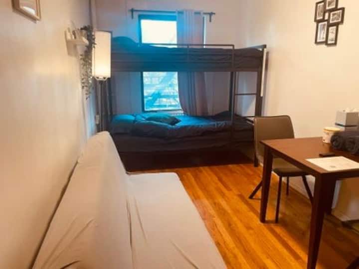 Shered Bathroom 2 Sofabed + Loftbed + Kitchen - Manhattan, NY