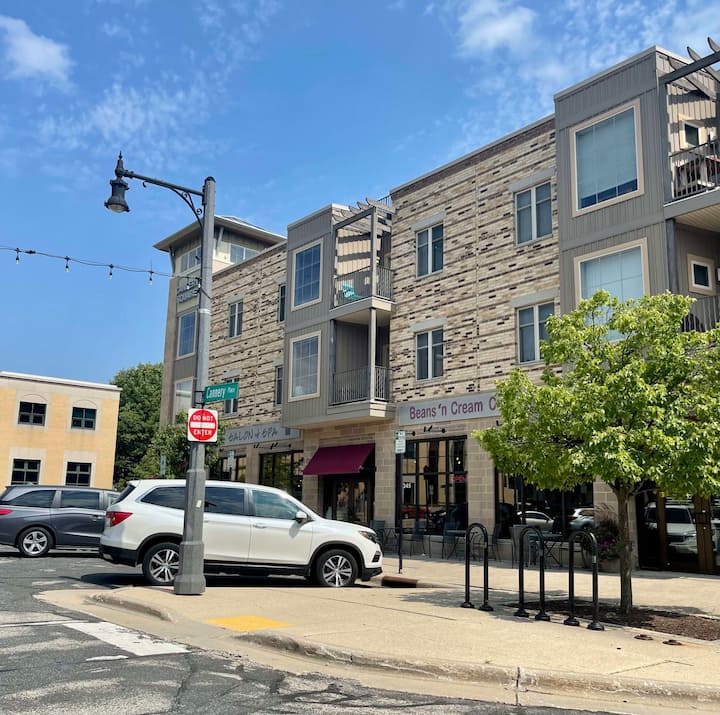 Cannery Square Short Term Rentals -104 By Patriot - Madison, WI