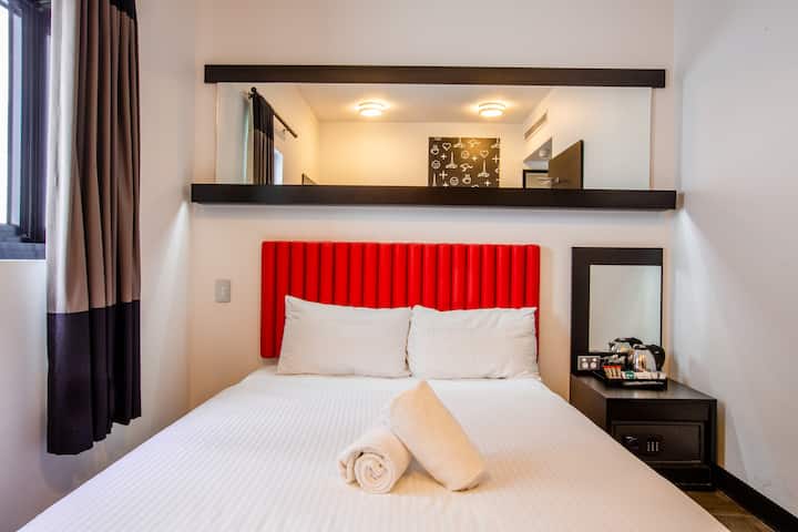 Essence Queen Studio - 10 - Rod Laver Arena