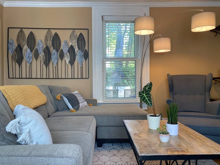 The Cottage | Parking + Private Patio + Fast Wifi - Columbus, OH