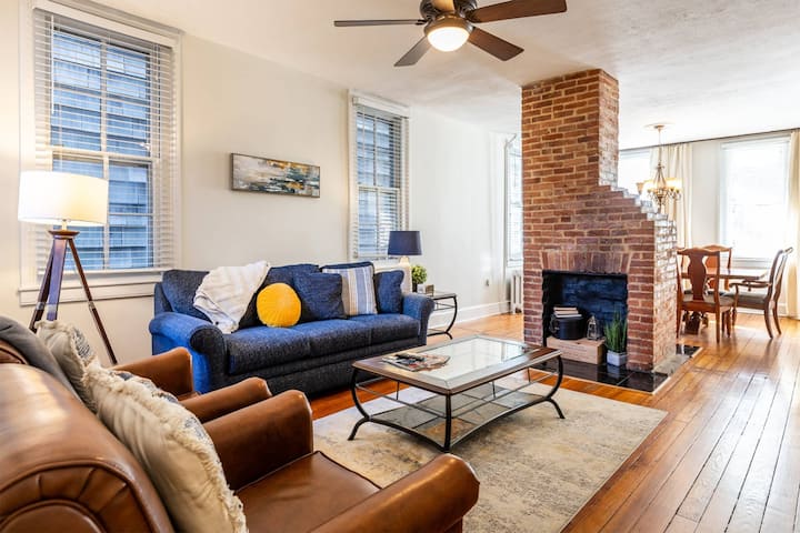 In The Heart Of Annapolis At Capital Views, W Free Off-site Parking & Patio At Historic Home - Annapolis, MD