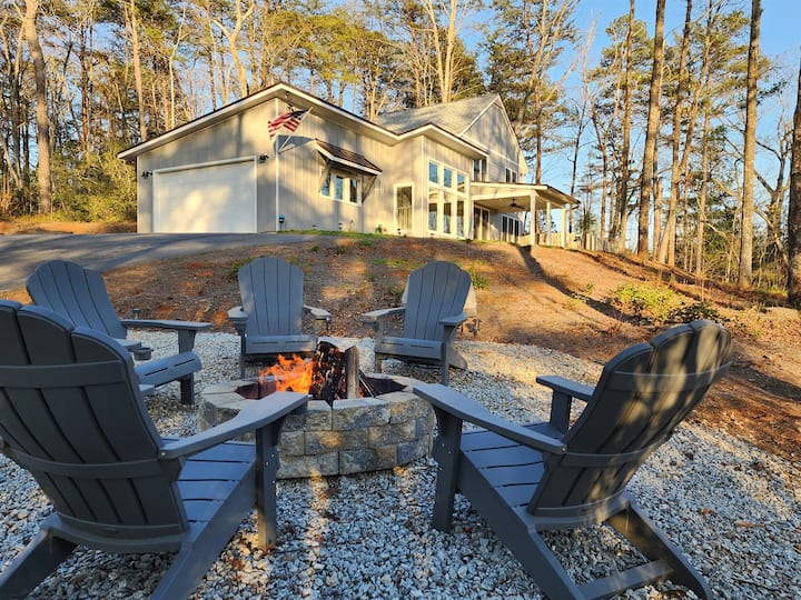 Pet Friendly Scenic Mountain Retreat Hiking Firepi - Rabun Lake, Lakemont