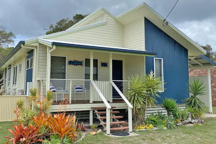 Neat 3 Bedroom House With Bush Outlook - Moreton Island