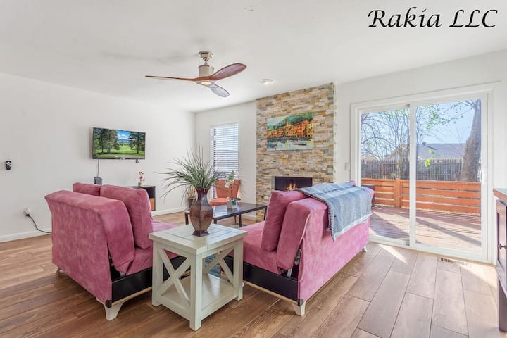 Beautiful Townhouse In Edmond! - 埃德蒙