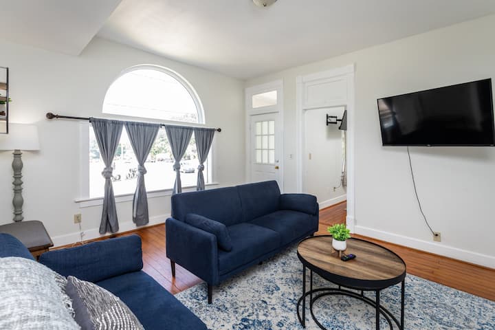 2 Bedroom Near Brewery Parkway 151 Downtown - 웨인즈보로
