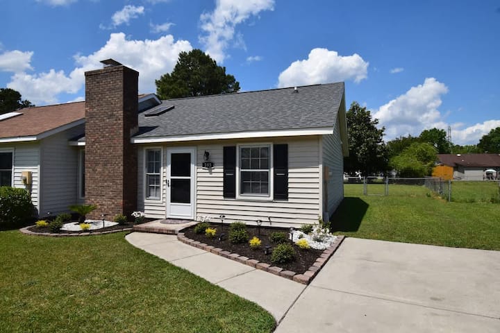 Cozy Duplex Close To Base, Shops, Children Park - Jacksonville, NC