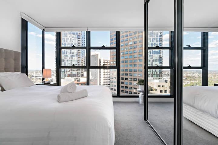 Central Sky High Living On Little Collins - Melbourne