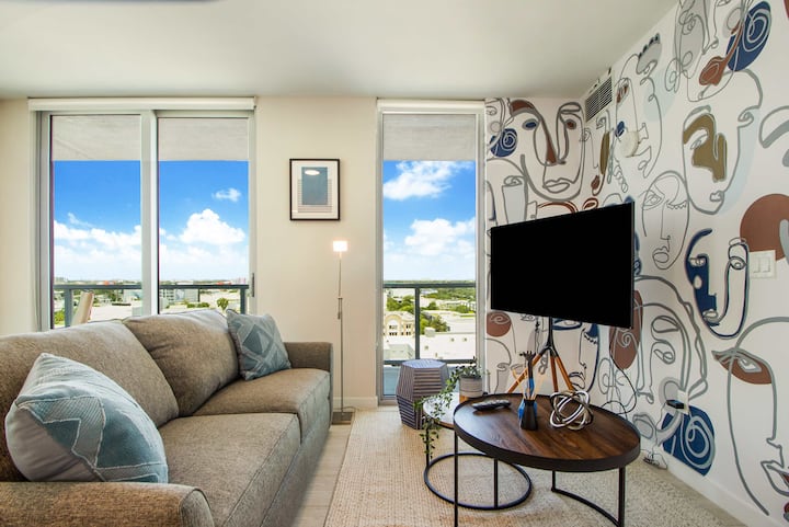 One Bedroom Condo King Bed With City Views - Miami Gardens, FL